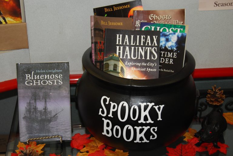 “Spooky Books” Displays – Dartmouth Book Exchange